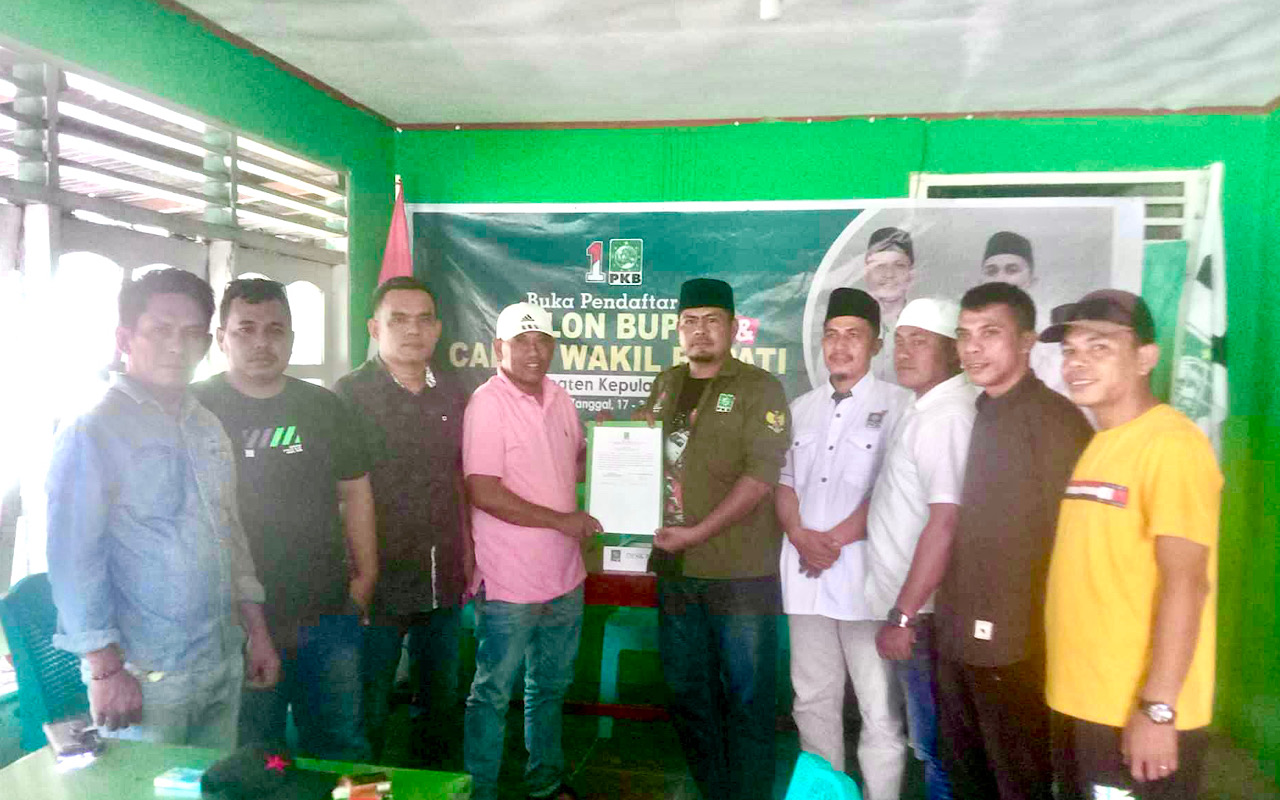 FAM Ambil Formulir Pendaftaran Cakada di Tiga Parpol FAM Ambil Formulir Pendaftaran Cakada di Tiga Parpol